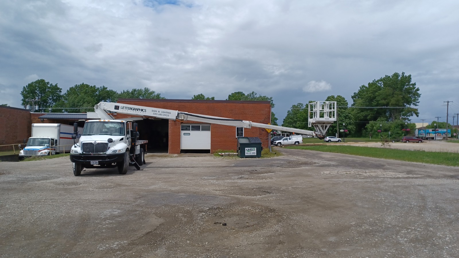 2005 International 4300 55ft bucket truck. 44000 miles. needs nothing ...
