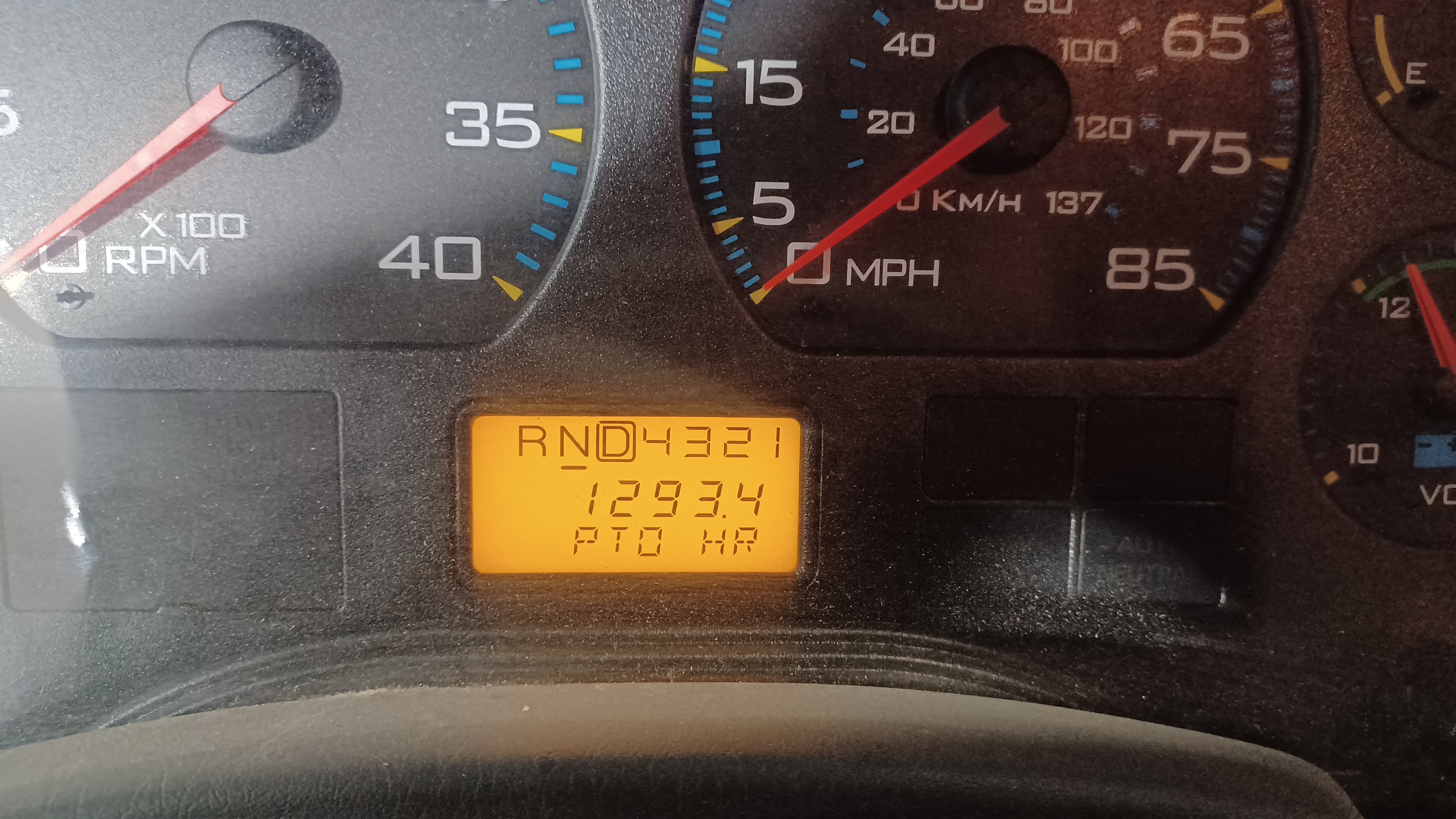 2005 International 4300 55ft bucket truck. 44000 miles. needs nothing ...